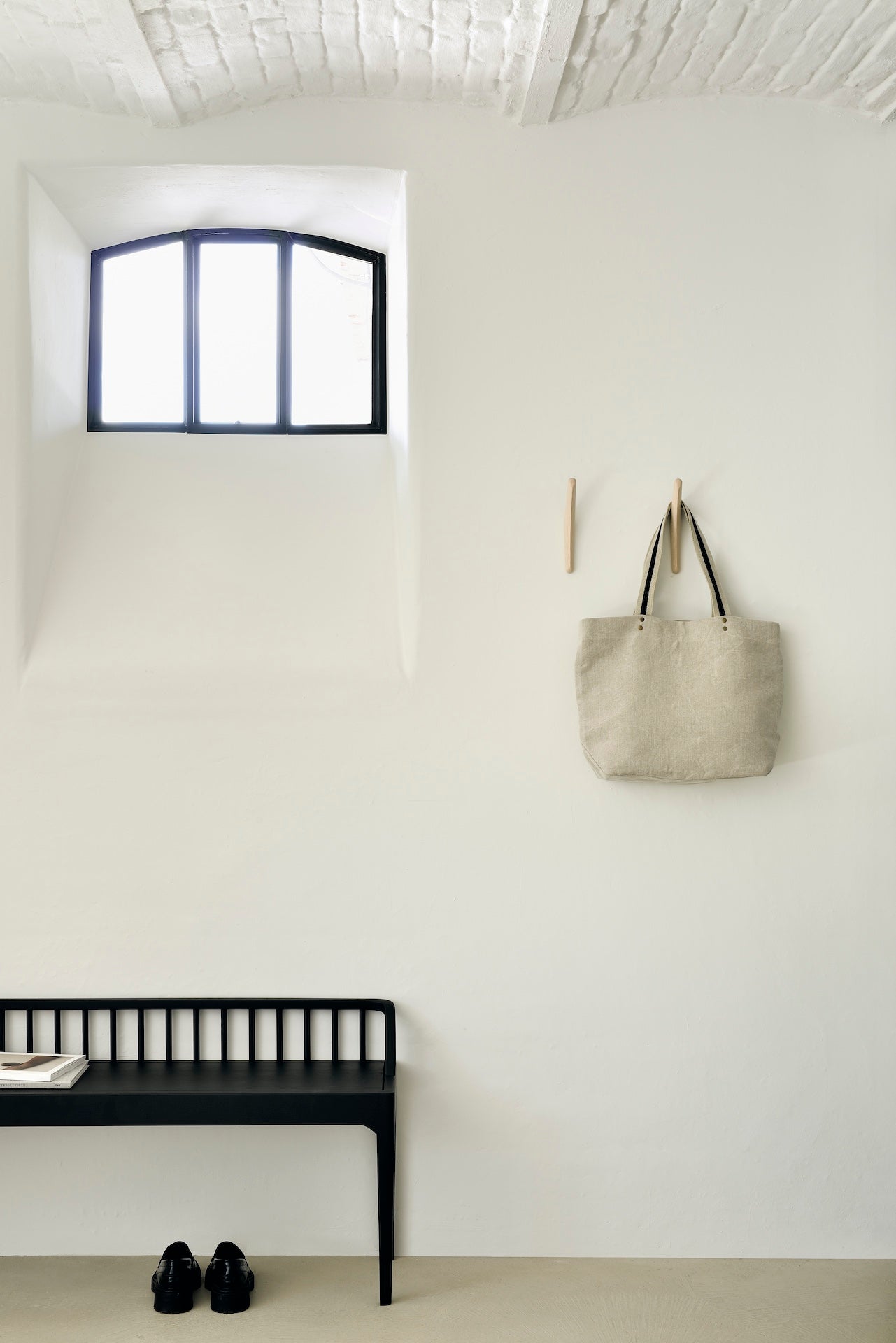 Mendocino Bench - Black Oak - Saffron + Poe